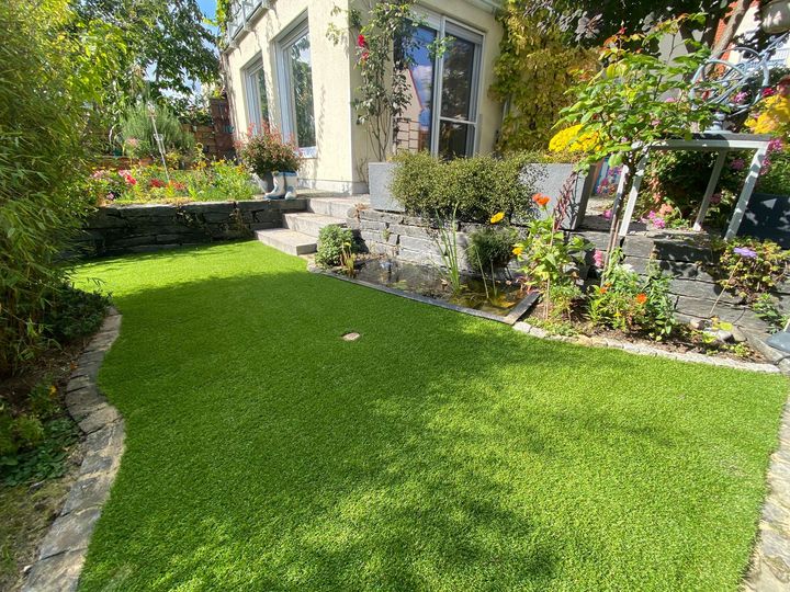 Dieser schöne Garten in Leipzig wurde nun auch mit dem Kunstrasen Aura ...